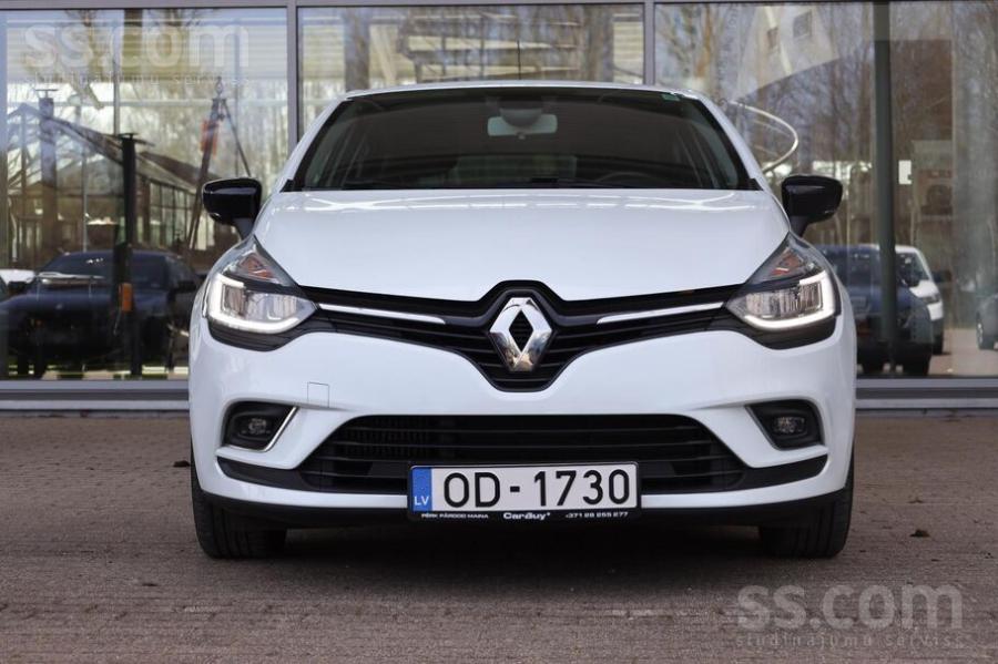 White Renault Clio 2019 in Riga, with an engine capacity of 1.50 L and mileage of 0 thousand km for 9995 €, photo 2 on AUTOMOTO.COM.LV