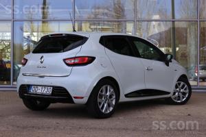 White Renault Clio 2019 in Riga, with an engine capacity of 1.50 L and mileage of 0 thousand km for 9995 €, photo 6 on AUTOMOTO.COM.LV