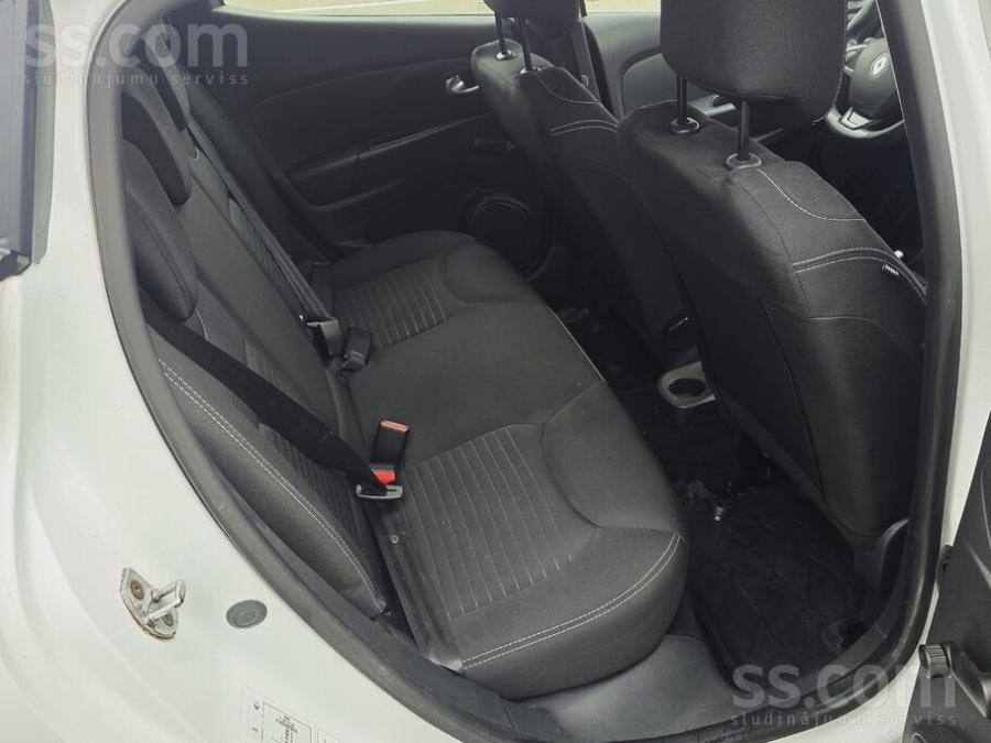 White Renault Clio 2019 in Riga, with an engine capacity of 1.50 L and mileage of 124 thousand km for 6770 €, photo 11 on AUTOMOTO.COM.LV