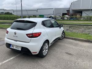 White Renault Clio 2019 in Riga, with an engine capacity of 1.00 L and mileage of 31 thousand km for 7200 €, photo 12 on AUTOMOTO.COM.LV