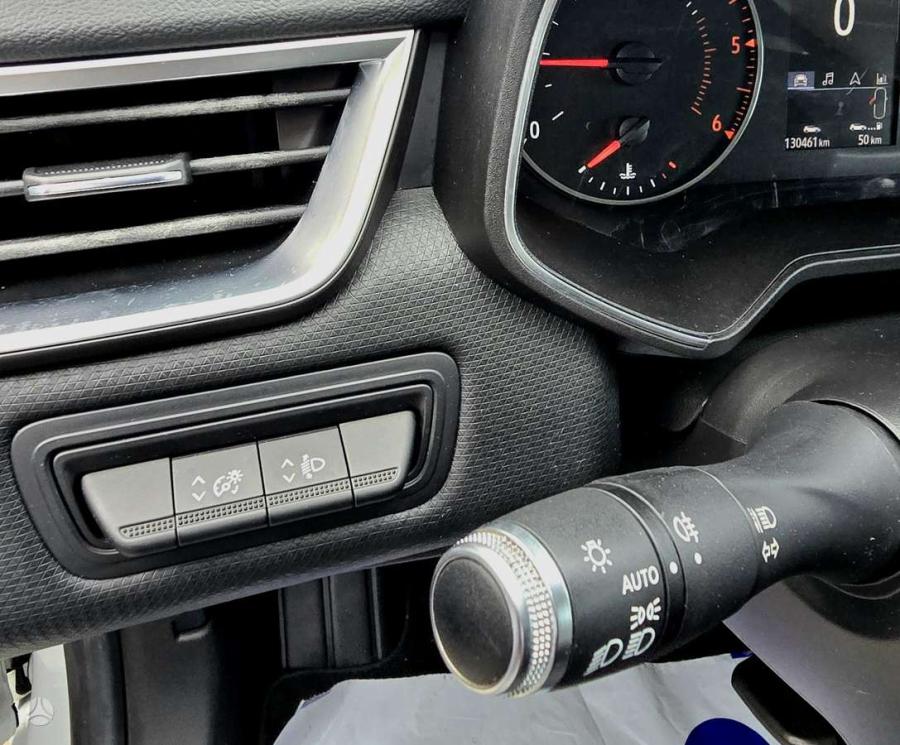White Renault Clio 2020 in Taurage, with an engine capacity of 1.46 L and mileage of 130 thousand km for 7400 €, photo 20 on AUTOMOTO.COM.LV