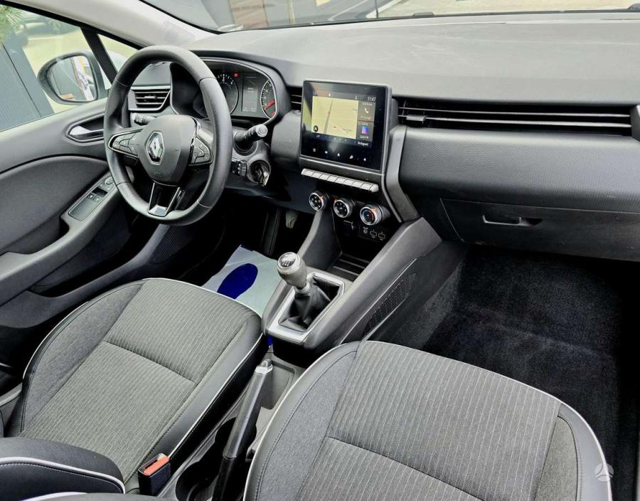 White Renault Clio 2020 in Taurage, with an engine capacity of 1.46 L and mileage of 130 thousand km for 7400 €, photo 24 on AUTOMOTO.COM.LV