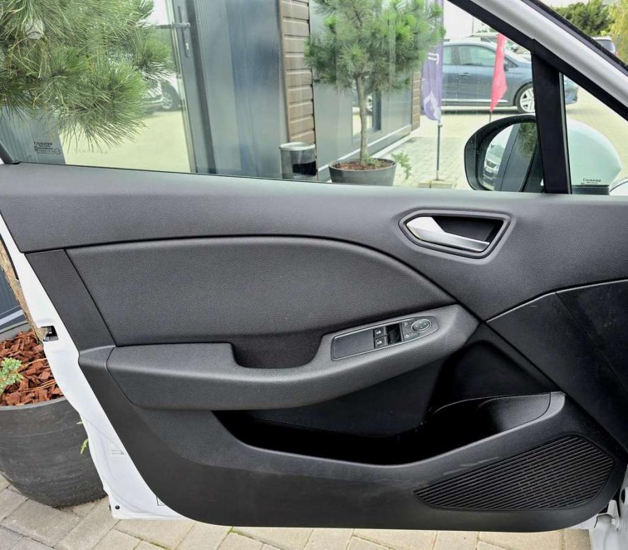 White Renault Clio 2020 in Taurage, with an engine capacity of 1.46 L and mileage of 130 thousand km for 7400 €, photo 29 on AUTOMOTO.COM.LV
