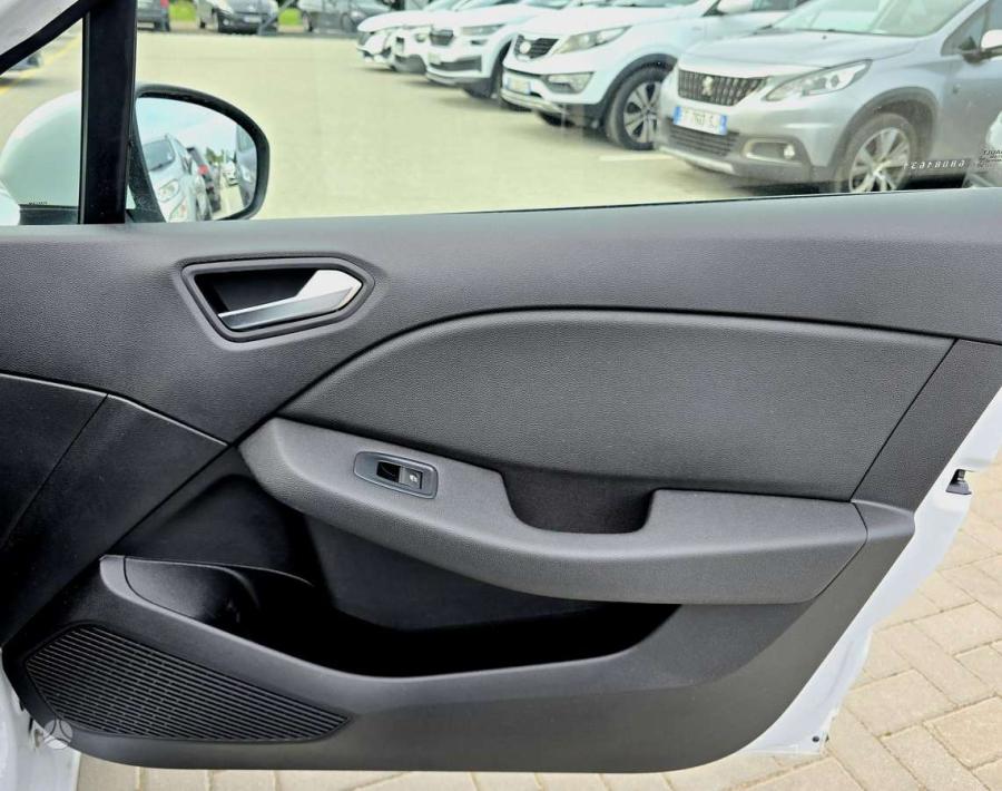 White Renault Clio 2020 in Taurage, with an engine capacity of 1.46 L and mileage of 130 thousand km for 7400 €, photo 30 on AUTOMOTO.COM.LV