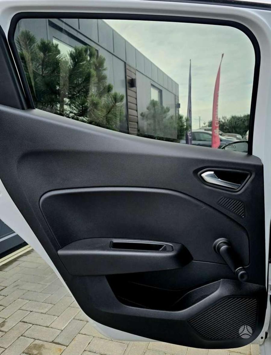 White Renault Clio 2020 in Taurage, with an engine capacity of 1.46 L and mileage of 130 thousand km for 7400 €, photo 31 on AUTOMOTO.COM.LV