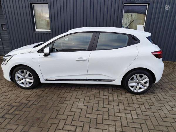 White Renault Clio 2021 in Taurage, with an engine capacity of 1.00 L and mileage of 46 thousand km for 8900 €, photo 4 on AUTOMOTO.COM.LV