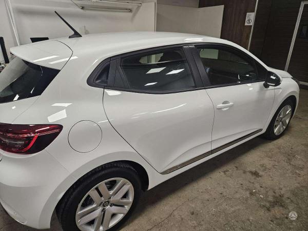 Balts Renault Clio 2021 Tauragė, ar dzinēja tilpumu 1.60 L un nobraukumu 30 tūkst. km par 10300 €, foto 3 vietnē AUTOMOTO.COM.LV