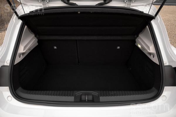 Balts Renault Clio 2021 Jelgava, ar dzinēja tilpumu 1.60 L un nobraukumu 0 tūkst. km par 13000 €, foto 8 vietnē AUTOMOTO.COM.LV