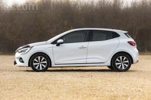 Balts Renault Clio 2021 Jelgava, ar dzinēja tilpumu 1.60 L un nobraukumu 0 tūkst. km par 12500 €, foto 5 vietnē AUTOMOTO.COM.LV