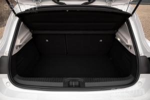 Balts Renault Clio 2021 Jelgava, ar dzinēja tilpumu 1.60 L un nobraukumu 0 tūkst. km par 12500 €, foto 9 vietnē AUTOMOTO.COM.LV