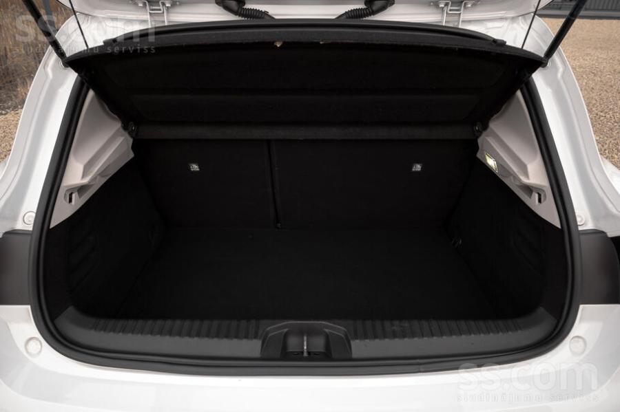 Balts Renault Clio 2021 Jelgava, ar dzinēja tilpumu 1.60 L un nobraukumu 0 tūkst. km par 12500 €, foto 9 vietnē AUTOMOTO.COM.LV