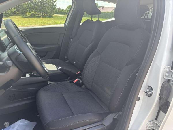 Balts Renault Clio 2021 Tauragė, ar dzinēja tilpumu 1.60 L un nobraukumu 31 tūkst. km par 9900 €, foto 10 vietnē AUTOMOTO.COM.LV