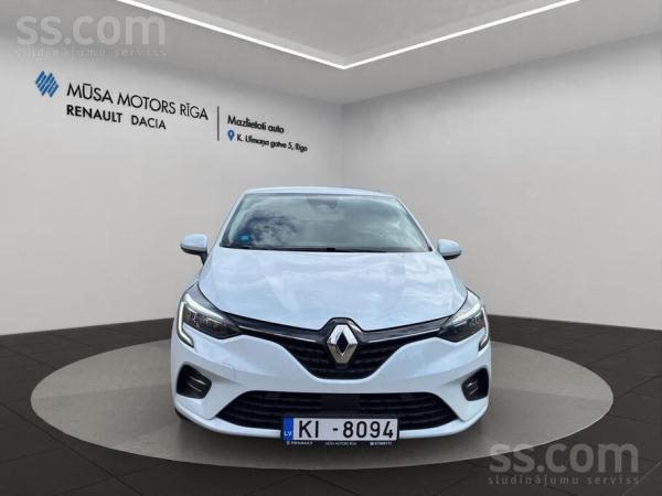 Белый Рено Клио 2021 в Рига, объемом двигателя 1.60 л и пробегом 30 тыс. км за 14995 €, фото 2 на AUTOMOTO.COM.LV