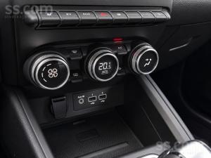 Balts Renault Clio 2021 Rīga, ar dzinēja tilpumu 1.60 L un nobraukumu 30 tūkst. km par 14995 €, foto 18 vietnē AUTOMOTO.COM.LV
