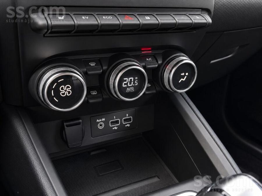 Balts Renault Clio 2021 Rīga, ar dzinēja tilpumu 1.60 L un nobraukumu 30 tūkst. km par 14995 €, foto 18 vietnē AUTOMOTO.COM.LV
