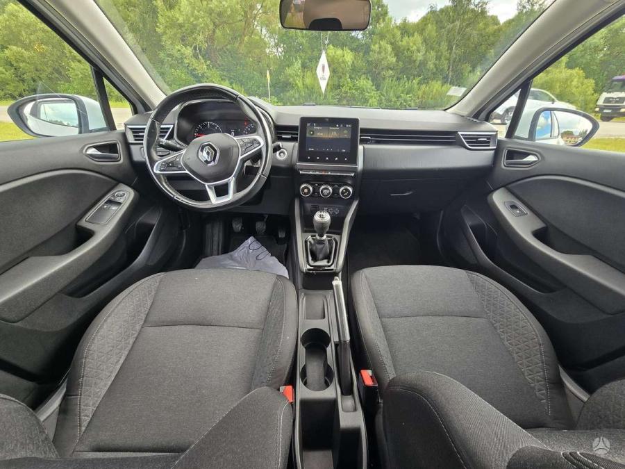 White Renault Clio 2021 in Taurage, with an engine capacity of 1.50 L and mileage of 260 thousand km for 6700 €, photo 8 on AUTOMOTO.COM.LV