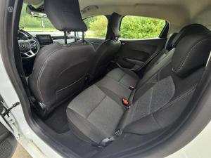White Renault Clio 2021 in Taurage, with an engine capacity of 1.50 L and mileage of 260 thousand km for 6700 €, photo 9 on AUTOMOTO.COM.LV