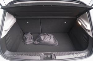 Balts Renault Clio 2022 Tallina, ar dzinēja tilpumu 1.00 L un nobraukumu 25 tūkst. km par 11990 €, foto 12 vietnē AUTOMOTO.COM.LV