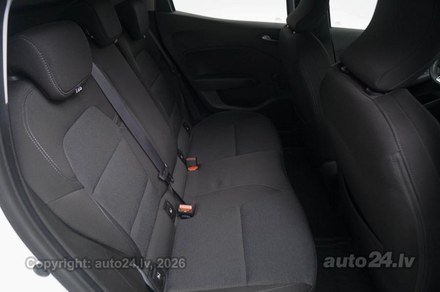 Balts Renault Clio 2022 Tallina, ar dzinēja tilpumu 1.00 L un nobraukumu 25 tūkst. km par 11990 €, foto 13 vietnē AUTOMOTO.COM.LV
