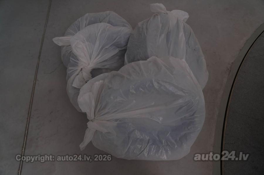 Balts Renault Clio 2022 Tallina, ar dzinēja tilpumu 1.00 L un nobraukumu 25 tūkst. km par 11990 €, foto 14 vietnē AUTOMOTO.COM.LV