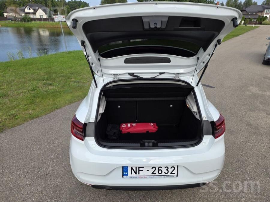 Balts Renault Clio 2022 Rīga, ar dzinēja tilpumu 1.00 L un nobraukumu 36 tūkst. km par 8700 €, foto 12 vietnē AUTOMOTO.COM.LV