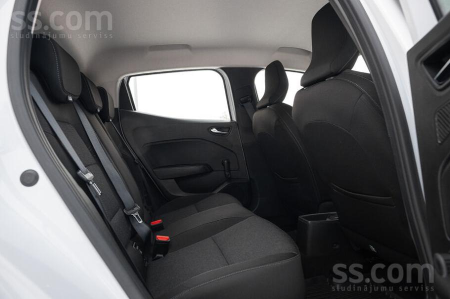 White Renault Clio 2022 in Jelgava, with an engine capacity of 1.60 L and mileage of 0 thousand km for 12500 €, photo 10 on AUTOMOTO.COM.LV