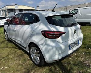 White Renault Clio 2022 in Siauliai, with an engine capacity of 1.60 L and mileage of 83 thousand km for 8150 €, photo 7 on AUTOMOTO.COM.LV