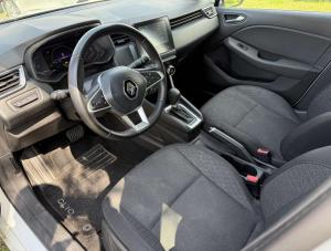 White Renault Clio 2022 in Siauliai, with an engine capacity of 1.60 L and mileage of 83 thousand km for 8150 €, photo 11 on AUTOMOTO.COM.LV