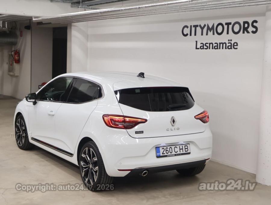 White Renault Clio 2022 in Tallinn, with an engine capacity of 1.00 L and mileage of 42 thousand km for 12900 €, photo 4 on AUTOMOTO.COM.LV
