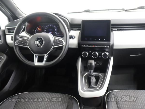 White Renault Clio 2022 in Tallinn, with an engine capacity of 1.00 L and mileage of 42 thousand km for 12900 €, photo 7 on AUTOMOTO.COM.LV