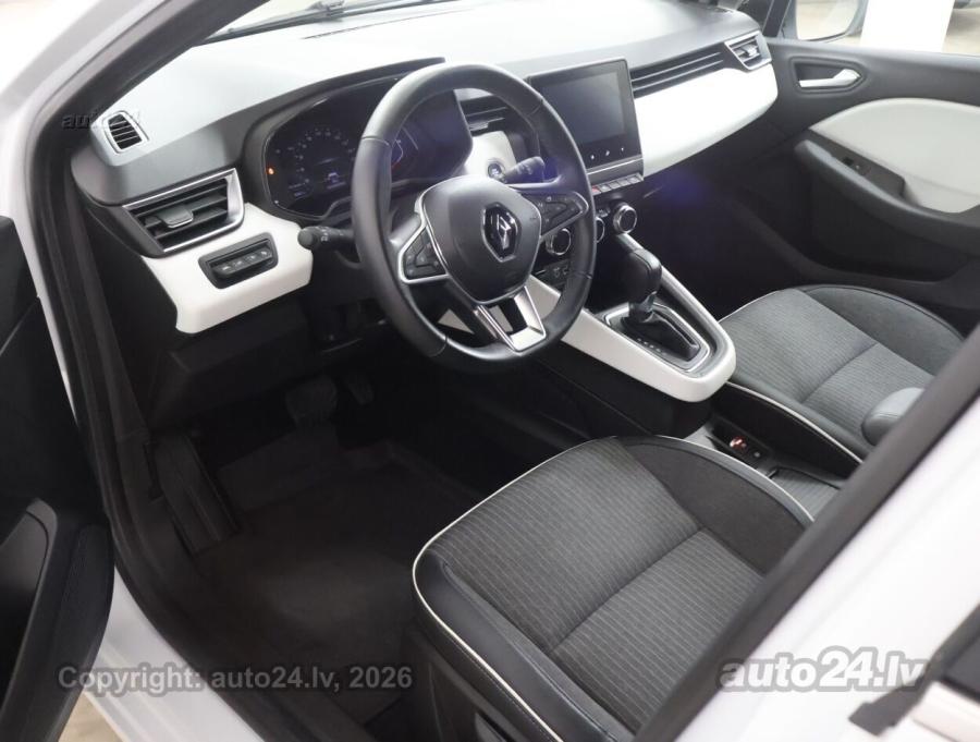 White Renault Clio 2022 in Tallinn, with an engine capacity of 1.00 L and mileage of 42 thousand km for 12900 €, photo 10 on AUTOMOTO.COM.LV