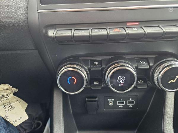 White Renault Clio 2022 in Taurage, with an engine capacity of 1.60 L and mileage of 45 thousand km for 10800 €, photo 10 on AUTOMOTO.COM.LV