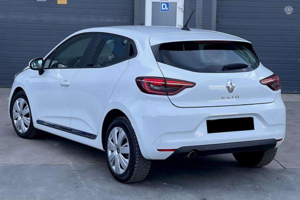 White Renault Clio 2022 in Panevezys, with an engine capacity of 0.00 L and mileage of 50 thousand km for 4799 €, photo 3 on AUTOMOTO.COM.LV