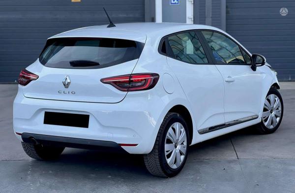 White Renault Clio 2022 in Panevezys, with an engine capacity of 0.00 L and mileage of 50 thousand km for 4799 €, photo 4 on AUTOMOTO.COM.LV