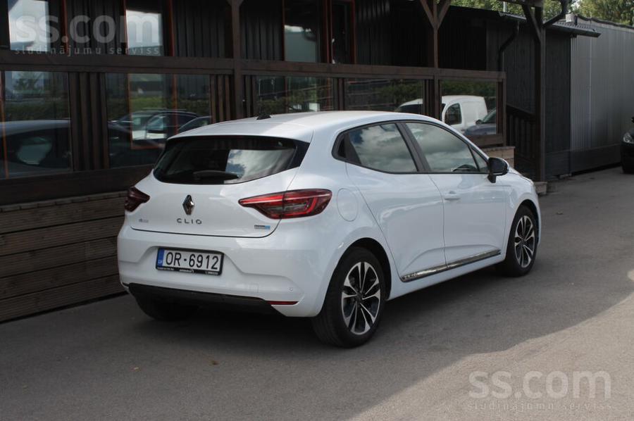 Balts Renault Clio 2022 Rīga, ar dzinēja tilpumu 1.60 L un nobraukumu 0 tūkst. km par 12800 €, foto 3 vietnē AUTOMOTO.COM.LV