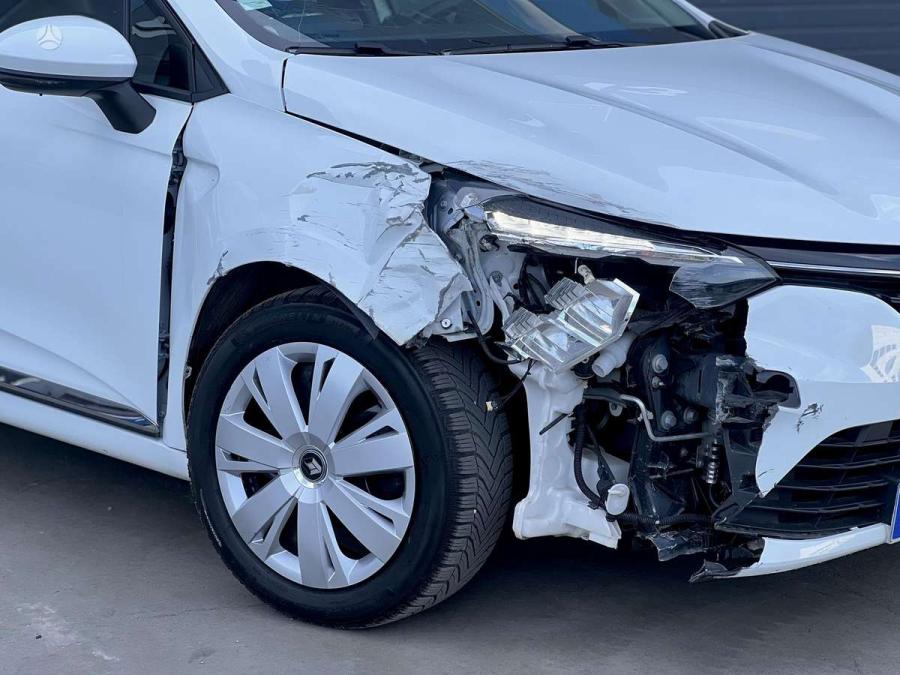 Balts Renault Clio 2022 Panevēža, ar dzinēja tilpumu 1.00 L un nobraukumu 50 tūkst. km par 4850 €, foto 14 vietnē AUTOMOTO.COM.LV