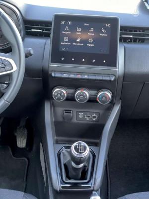 Balts Renault Clio 2022 Panevēža, ar dzinēja tilpumu 1.00 L un nobraukumu 50 tūkst. km par 4850 €, foto 23 vietnē AUTOMOTO.COM.LV
