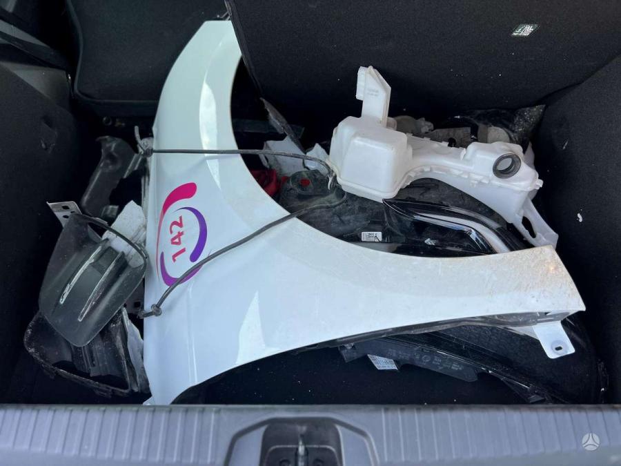 Balts Renault Clio 2022 Panevēža, ar dzinēja tilpumu 1.00 L un nobraukumu 50 tūkst. km par 4850 €, foto 31 vietnē AUTOMOTO.COM.LV