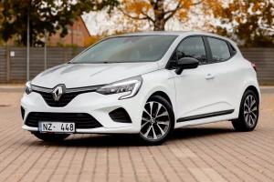 Balts Renault Clio 2023 Jelgava, ar dzinēja tilpumu 1.00 L un nobraukumu 31 tūkst. km par 13900 €, foto  vietnē AUTOMOTO.COM.LV