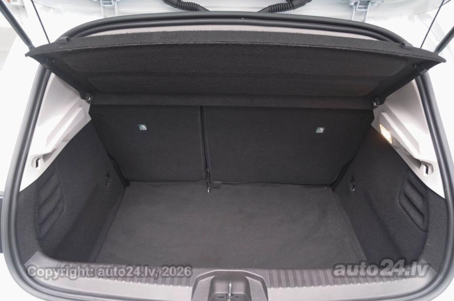 Balts Renault Clio 2023 Tallina, ar dzinēja tilpumu 1.00 L un nobraukumu 144 tūkst. km par 10990 €, foto 12 vietnē AUTOMOTO.COM.LV