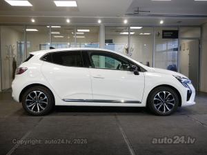 Balts Renault Clio 2024 Tallina, ar dzinēja tilpumu 1.00 L un nobraukumu 28 tūkst. km par 16900 €, foto 3 vietnē AUTOMOTO.COM.LV
