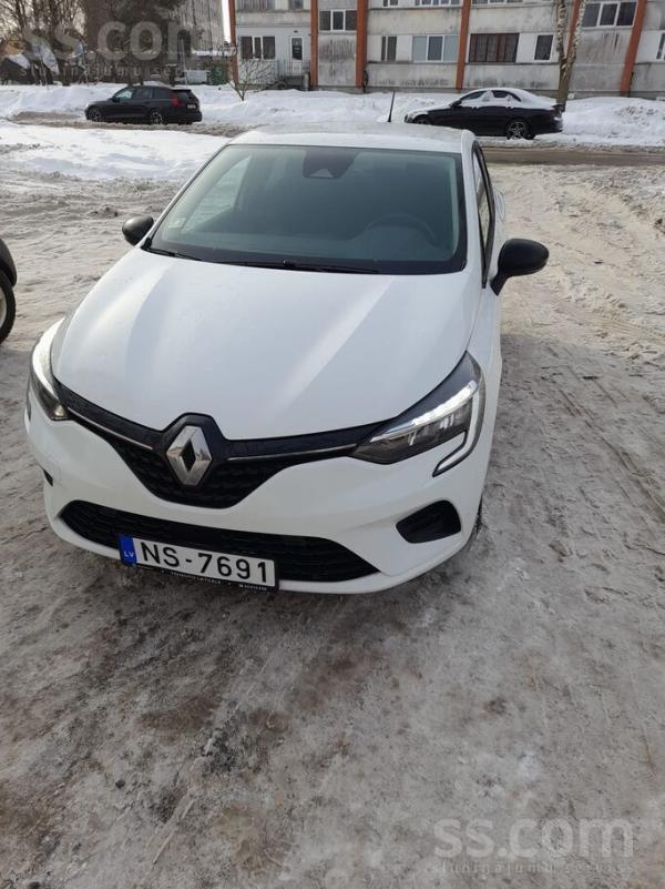 White Renault Clio 2024 in Jekabpils, with an engine capacity of 1.00 L and mileage of 61 thousand km for 14950 €, photo 1 on AUTOMOTO.COM.LV