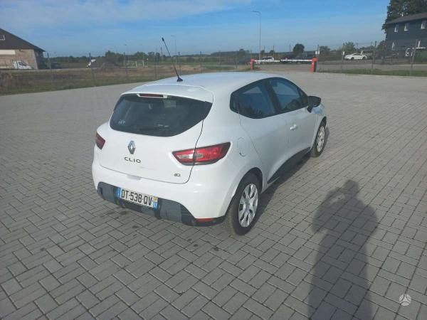 Рено Клио 2015 в Таураге на AUTOMOTO.COM.LV Белый Рено Клио 2015 в Таураге, объемом двигателя 1.50 л и пробегом 263 тыс. км за 3400 €, фото 1 на AUTOMOTO.COM.LV