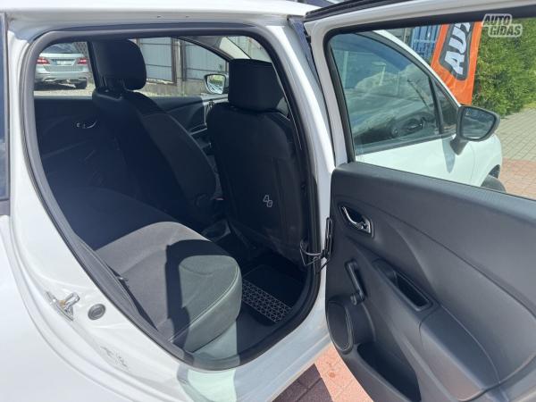 White Renault Clio 2013 in Kaunas, with an engine capacity of 0.90 L and mileage of 240 thousand km for 2999 €, photo 7 on AUTOMOTO.COM.LV