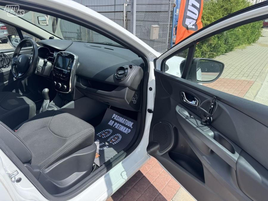 White Renault Clio 2013 in Kaunas, with an engine capacity of 0.90 L and mileage of 240 thousand km for 2999 €, photo 9 on AUTOMOTO.COM.LV