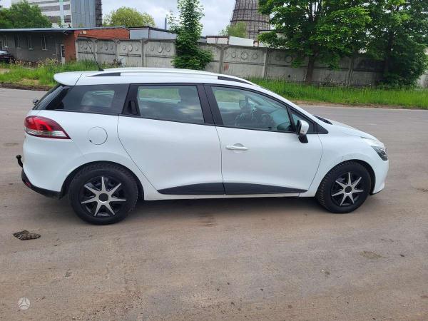 White Renault Clio 2014 in Kaunas, with an engine capacity of 1.46 L and mileage of 268 thousand km for 2950 €, photo 8 on AUTOMOTO.COM.LV