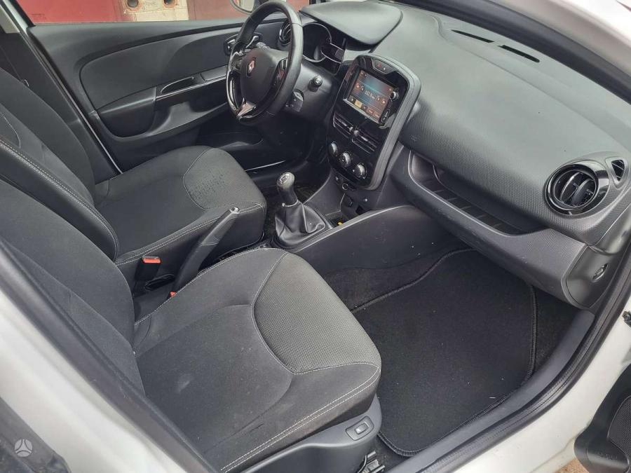 Balts Renault Clio 2014 Kauņa, ar dzinēja tilpumu 1.46 L un nobraukumu 268 tūkst. km par 2950 €, foto 10 vietnē AUTOMOTO.COM.LV