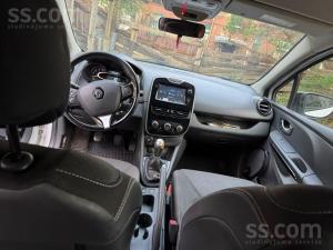 Balts Renault Clio 2015 Rīga, ar dzinēja tilpumu 1.50 L un nobraukumu 312 tūkst. km par 2400 €, foto 3 vietnē AUTOMOTO.COM.LV