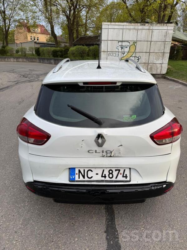 White Renault Clio 2015 in Riga, with an engine capacity of 1.50 L and mileage of 312 thousand km for 2400 €, photo 5 on AUTOMOTO.COM.LV