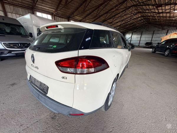 Balts Renault Clio 2015 Šauļi, ar dzinēja tilpumu 1.46 L un nobraukumu 300 tūkst. km par 3100 €, foto 8 vietnē AUTOMOTO.COM.LV